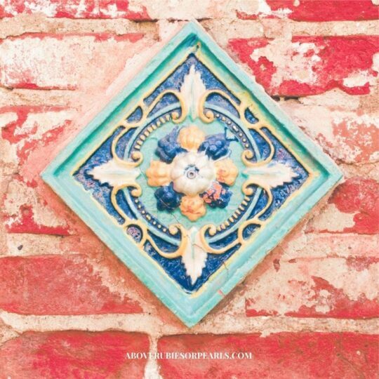 4 Ways to Share Your Faith with Christian Home Decor | Above Rubies or ...